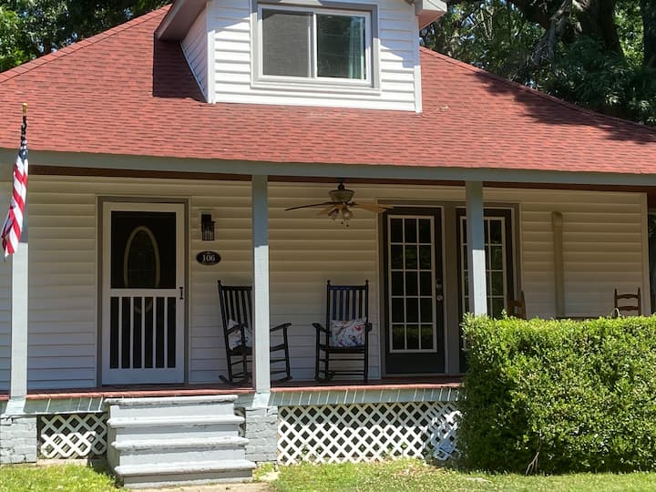 2 Bedrooms Pickleball/boogie Board Available. - Raleigh, NC