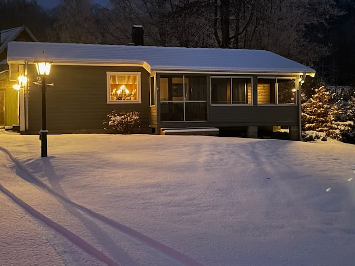 Nyrenoverad Stuga I Naturskönt Läge. - Ängelholm