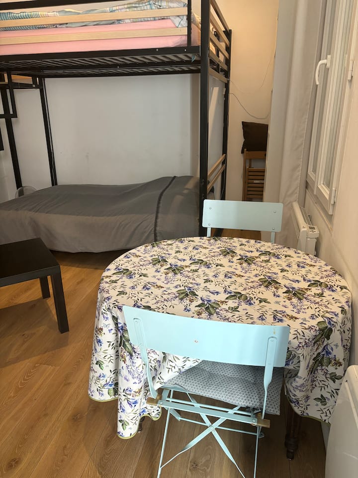 Pantin: Superbe Appartement Avec Jardin - Pantin