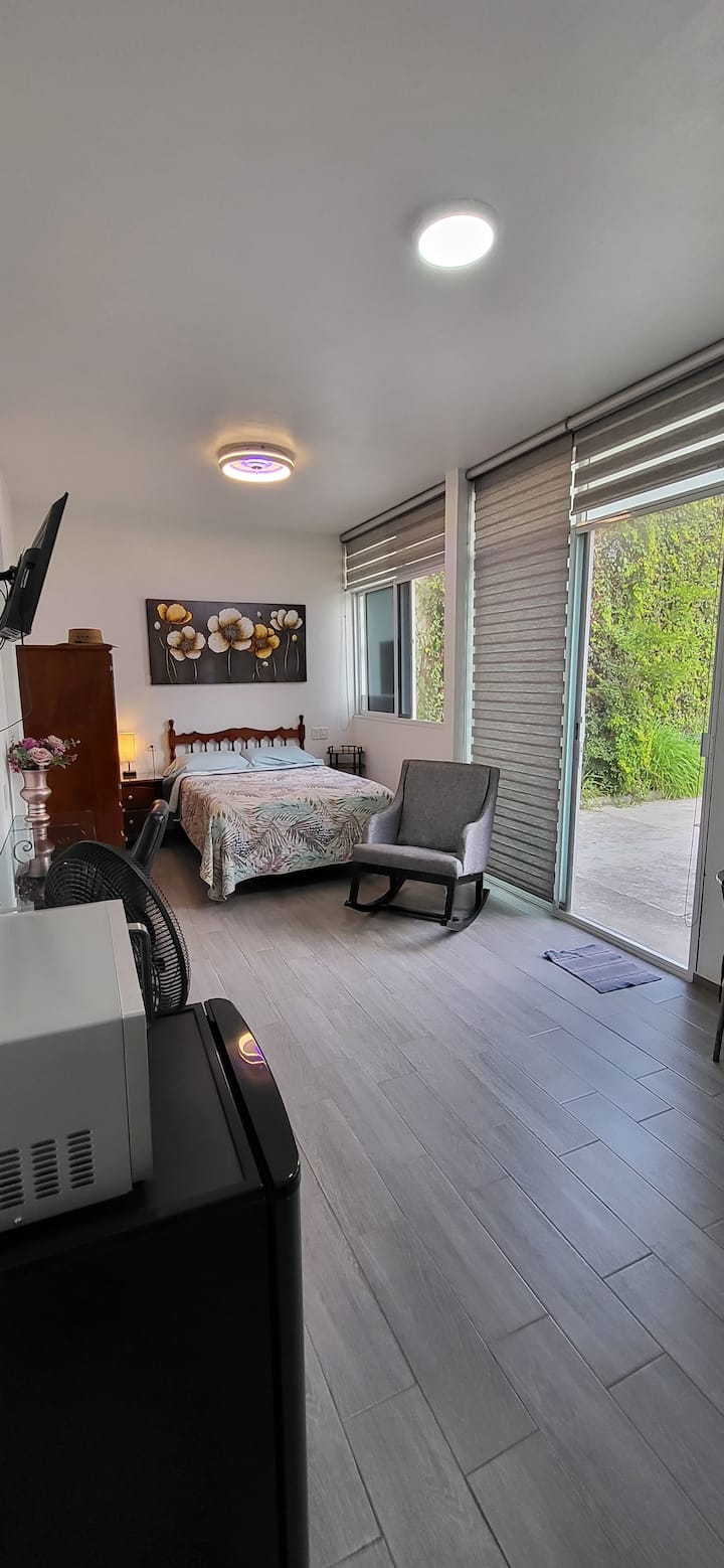 Estudio Con Aire Acondicionado Y Estacionamiento. - Guadalajara