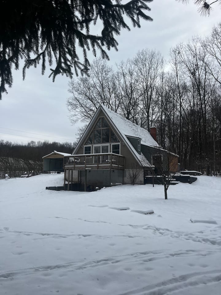 Sycamore Springs, Woodsy Family Retreat - Ashland, OH