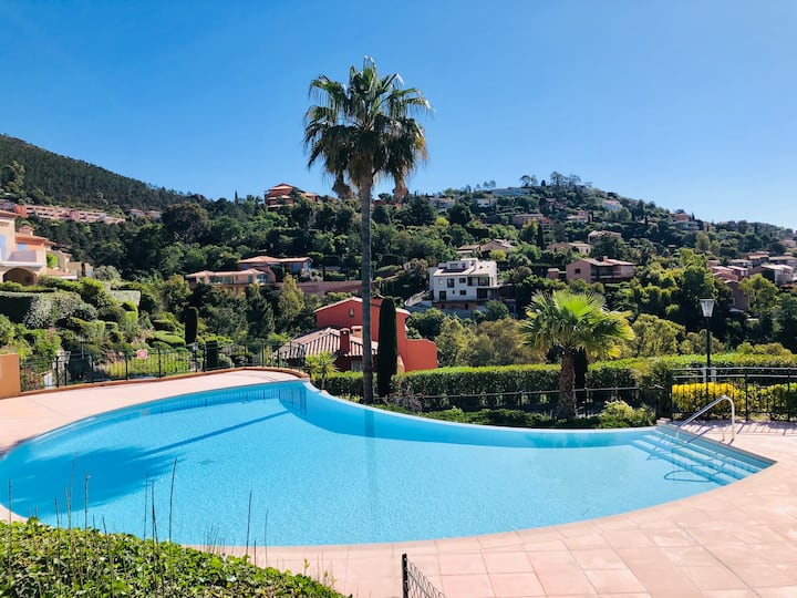 Maison Chaleureuse Avec Piscine Et Vue Sur Mer - Saint-Raphaël