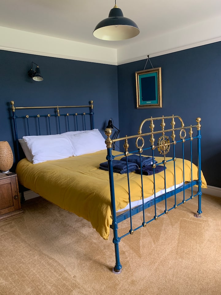 Bedroom, Private Bathroom, Shared Kitchen, Parking - Barnstaple