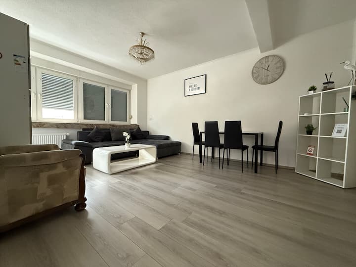 Schöne 2 Zimmer Appartment  Mit Bad Und Küche - Mönchengladbach