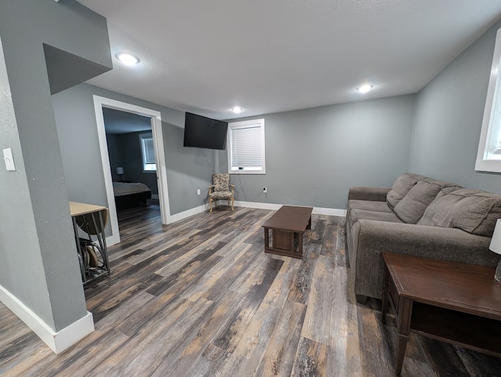 Main Street Hideway | Downtown & St. Bernard’s - Jonesboro, AR