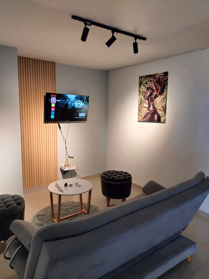 602 Hermoso Apartamento Con Terraza Bien Ubicado. - Cali