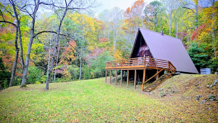 Cozy Mod A-frame W/ Mt View (Pups Welcome!) - Sylva, NC