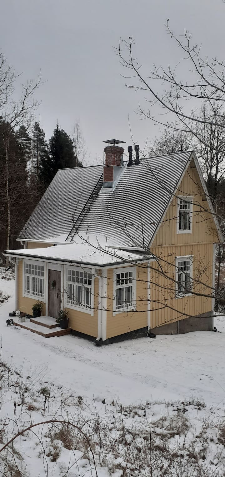 Cozy House With Historic Charm - Kirkkonummi