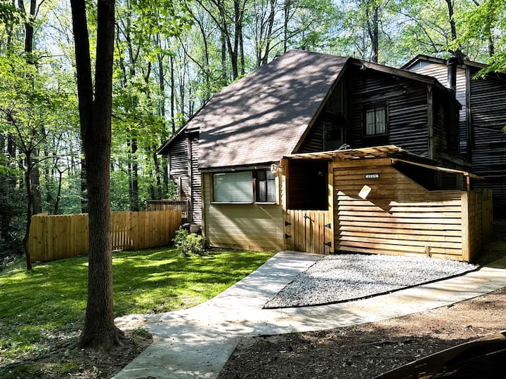 Entire Home With Patio & Enclosed Backyard. - Lithonia, GA