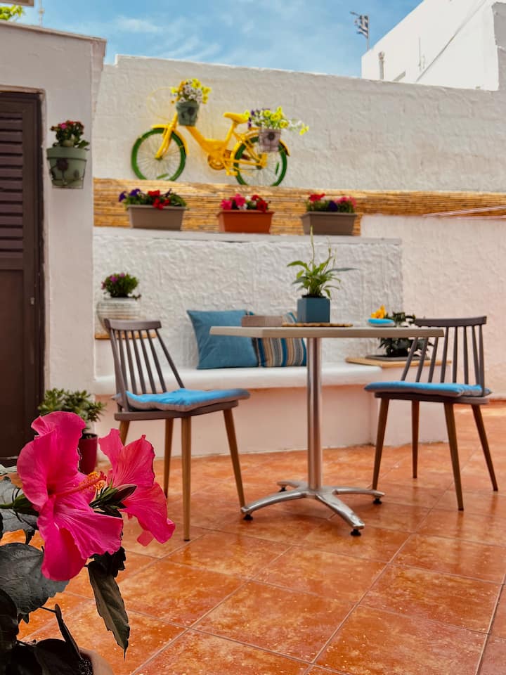 White Home In Naxos Town - Naxos