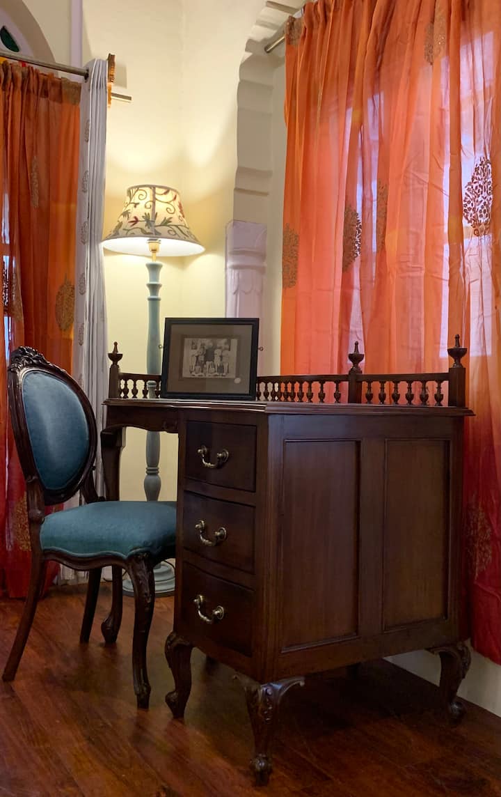Kingfisher's Abode -Hodh, House Of Naila Estd 1876 - Jaipur
