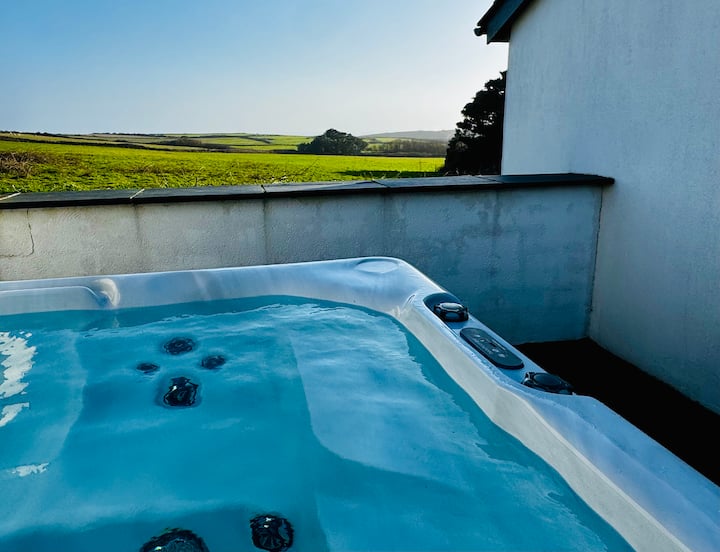 Sennen/lands End:hot Tub, Log Burner, Games Room - Porthcurno