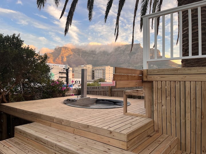 Charming Bo Kaap House With Hot Tub &  Fireplace - 