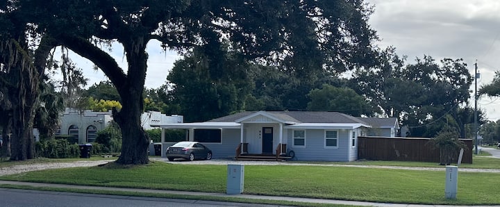 Ride, Dine & Relax Near Disney - Winter Garden