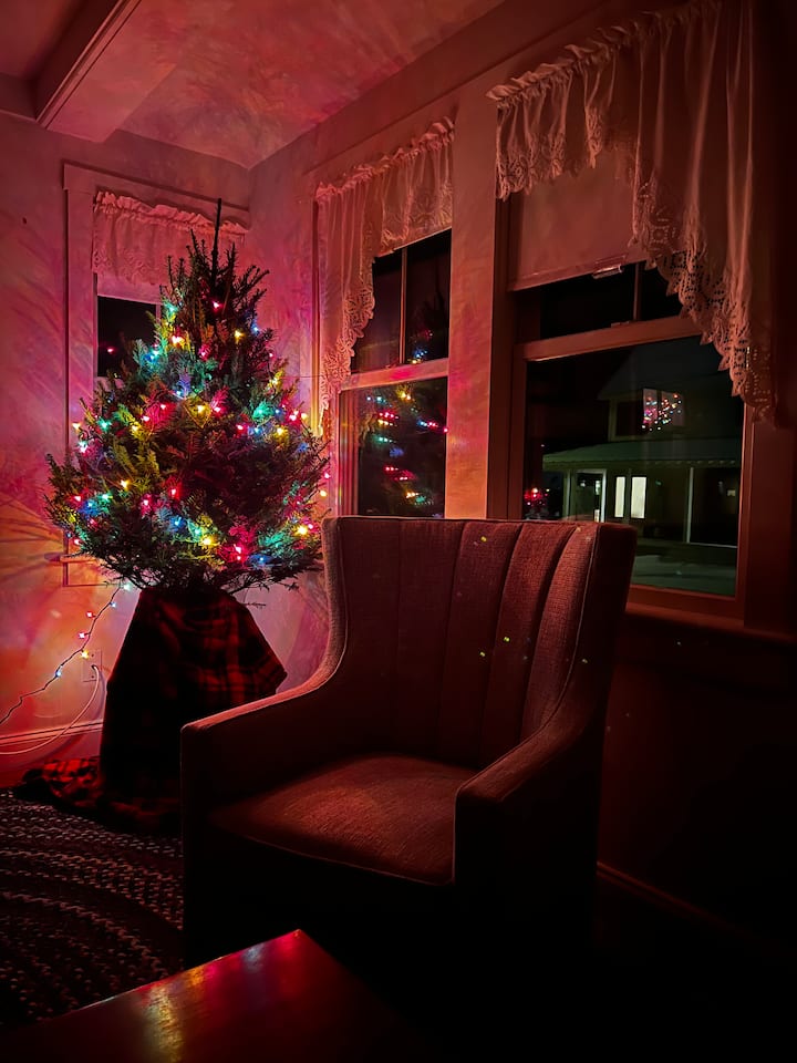 Classic, Adorable Cottage By The Seaside. - Belfast, ME