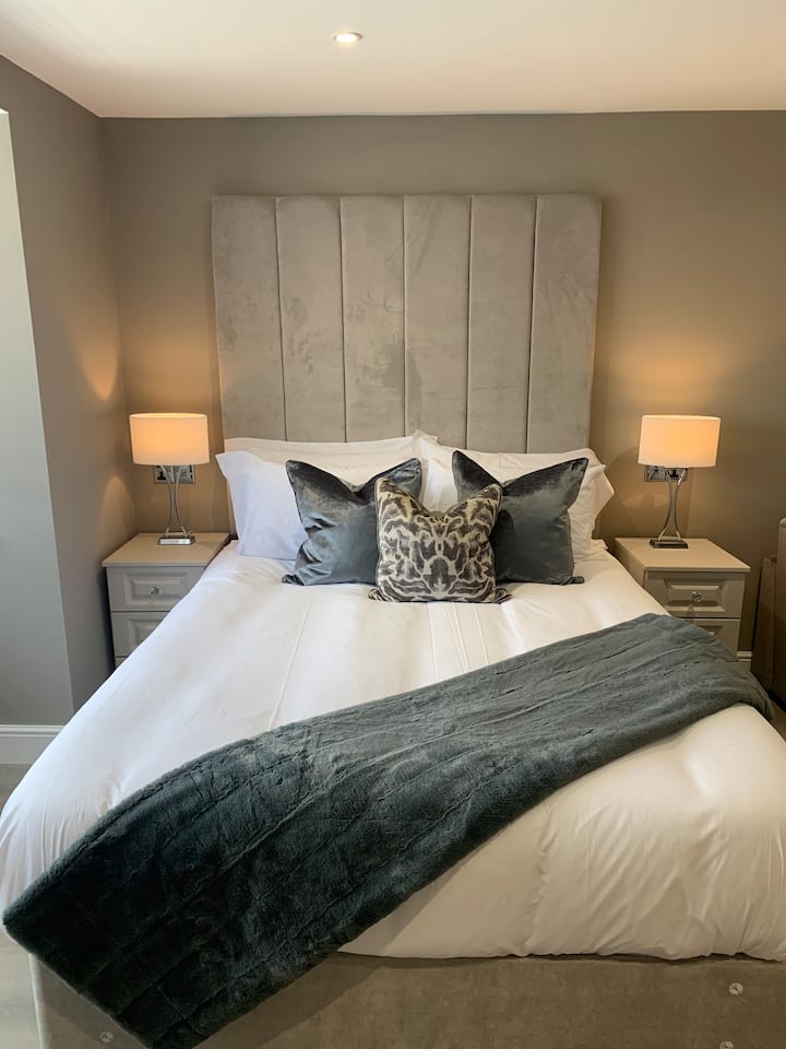 Twelve Studio Apartment - One Bedroom, Sleeps 4 - Blackpool
