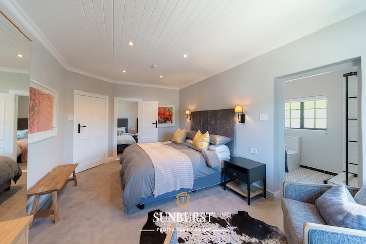 The Tulbagh Hotel - Sunburst Protea Family Room - Tulbagh