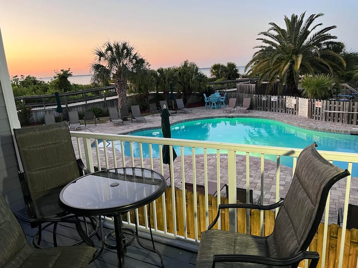 Bliss On Bay 2 Bed / 2 Bath Beachfront Condo - Tybee Island, GA