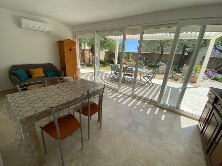A Deux Pas De La Plage, Appartement Avec Jardin. - Frontignan