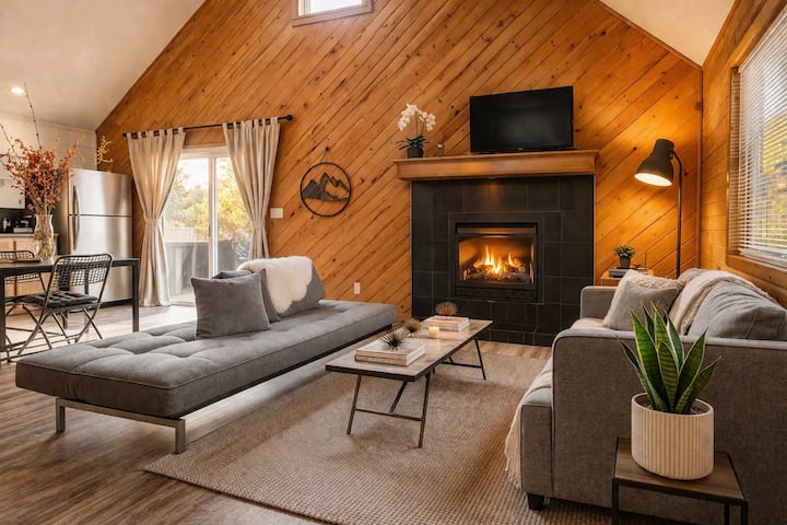 Pocono Modern Rustic Retreat | Hot Tub & Firepit - Kalahari Indoor Waterpark, Pocono Manor
