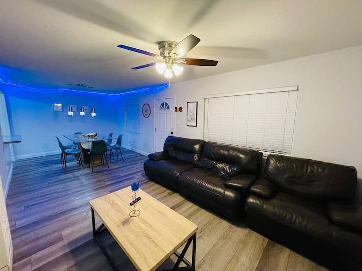 Ocean View Lodge, 7min To Dwntwn! Free Parking! - San Diego, CA