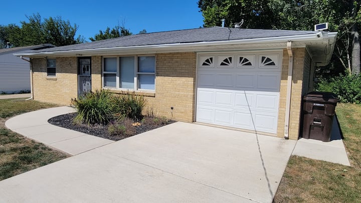Charming 2 Bedroom Home, No Stairs - Peoria, IL