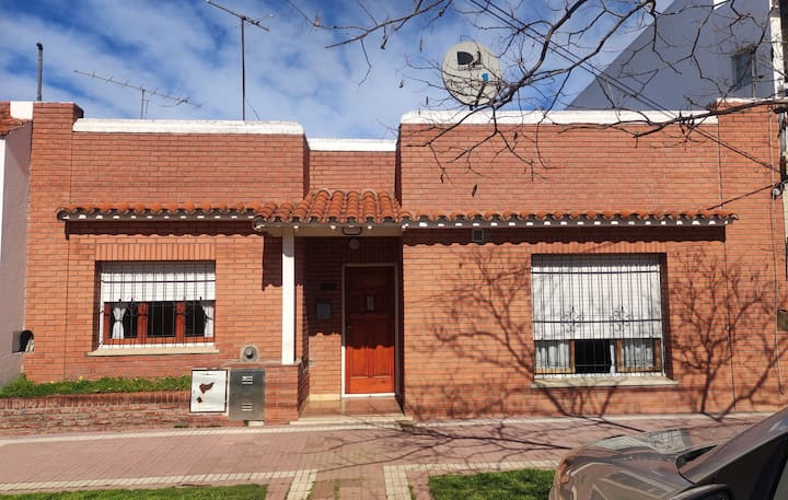 Casa Céntrica En Miramar - Miramar