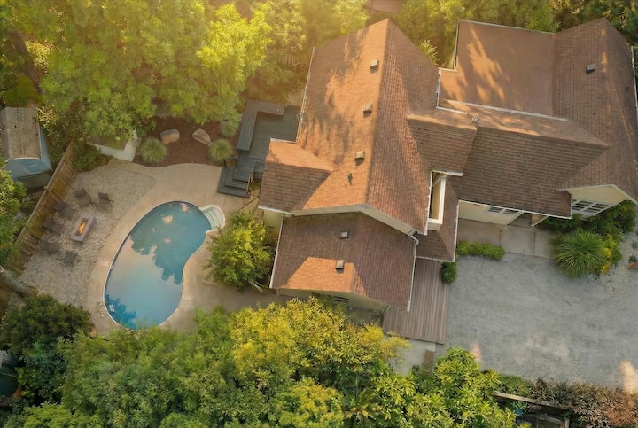 Wine Country Villa With Private Pool - Niagara-on-the-Lake