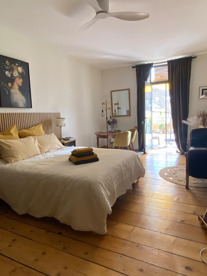 Chambre 25m2, Petit Déjeuner Inclus, Terrasse - Beaune