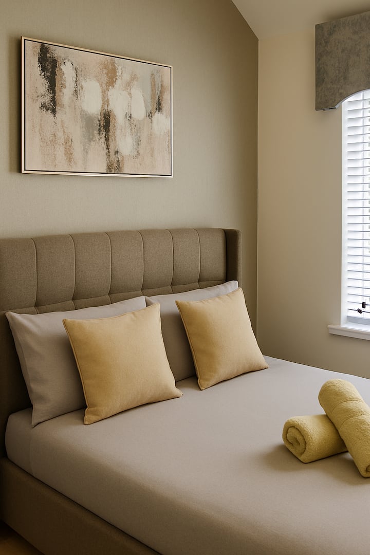 Cheap, Central, Wi-fi, Sleeps 4/6 Parking Condo - Portrush