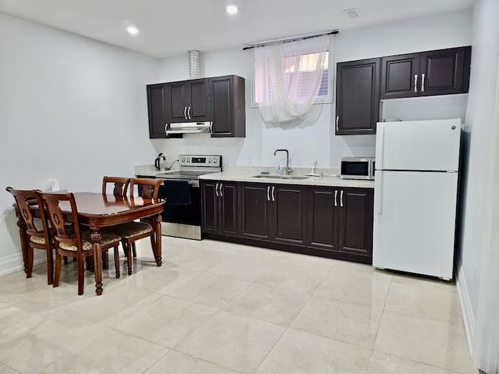 Private 2 Bedroom Suite In Scarborough By Ttc - Toronto