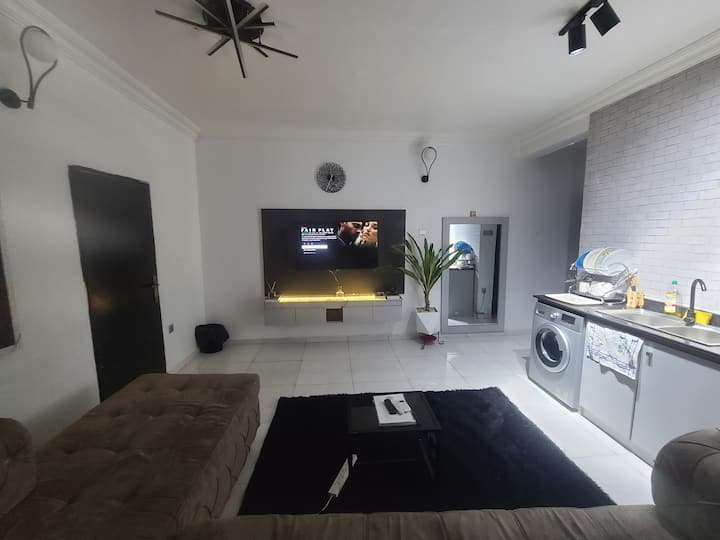 Sleek 1bedroom With Power Backup&starlink Internet - Nigeria