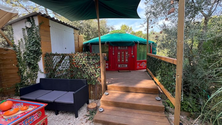 Yourte Tout Confort En Provence - Vaucluse