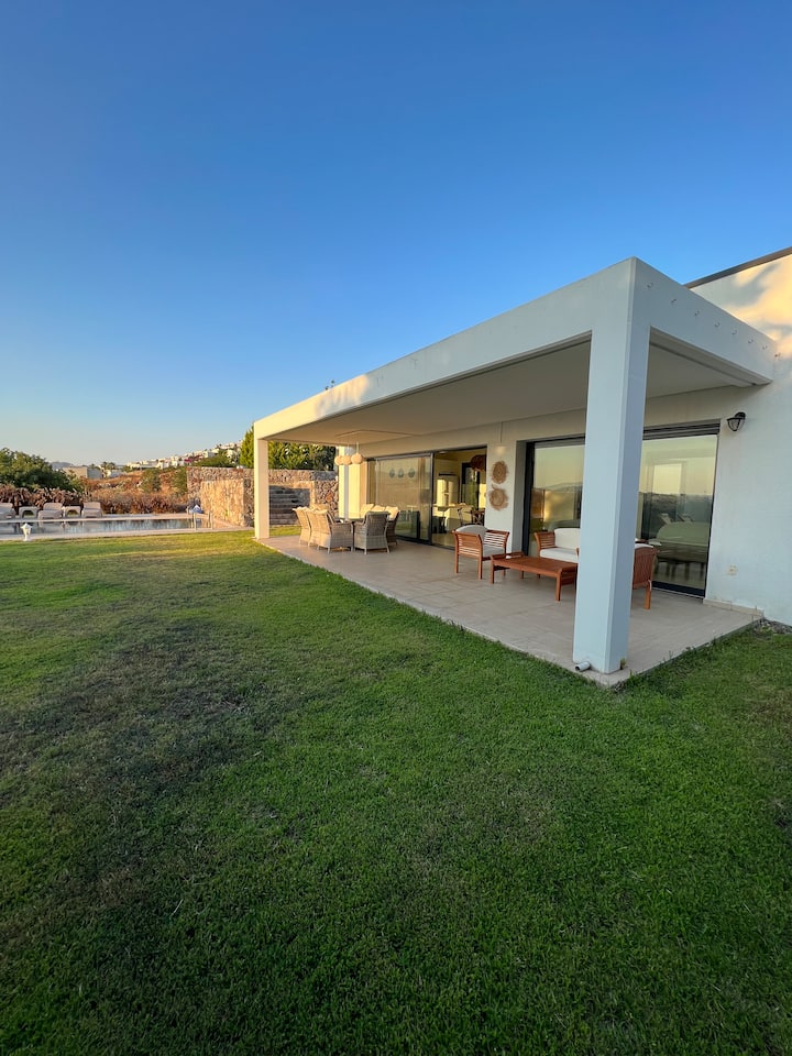 Marina Yakını Müstakil Havuzlu Harika Villa - Turgutreis