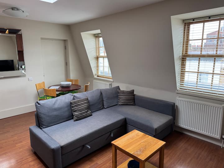 Convenient Top Floor Flat In Central London - Buckingham Palace - London
