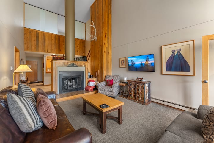 Serene Condo Surrounded By Nature, 5-min Drive To - Frisco, CO