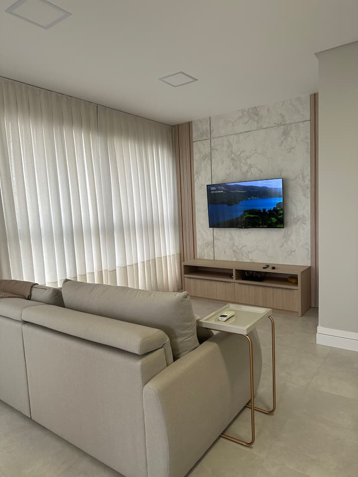 Novíssimo Apartamento No Coração Da Meia Praia - Itapema