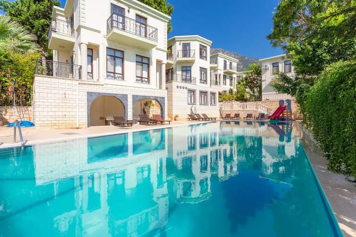 Fırsat/kalkan Merkezde Ortak Havuzlu 2+1 Villa- Ar - Türkiye