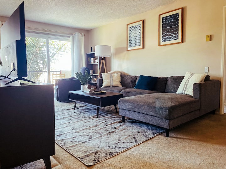 Cozy 1 Bedroom Condo With A Patio By Venice Beach - Culver City, CA