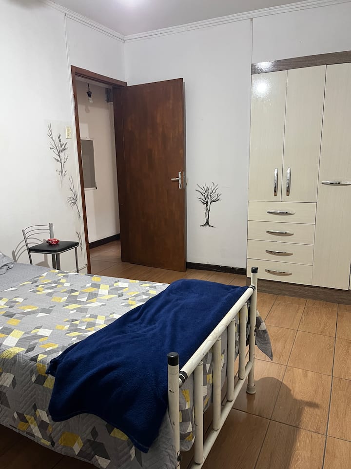 Quarto Inteiro - Próximo Puc-rs - Campus Do Vale - Porto Alegre
