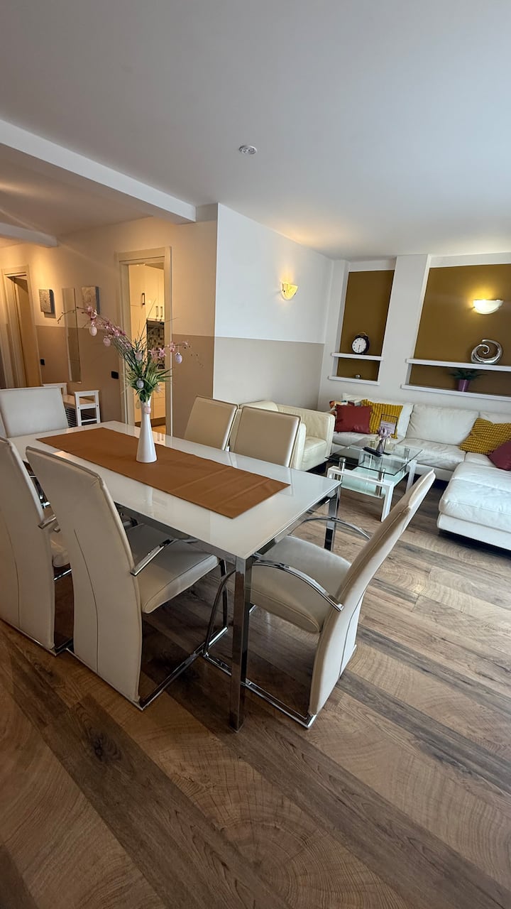 Cozy 3bdr Penthouse With Ac &Terrace - Prague