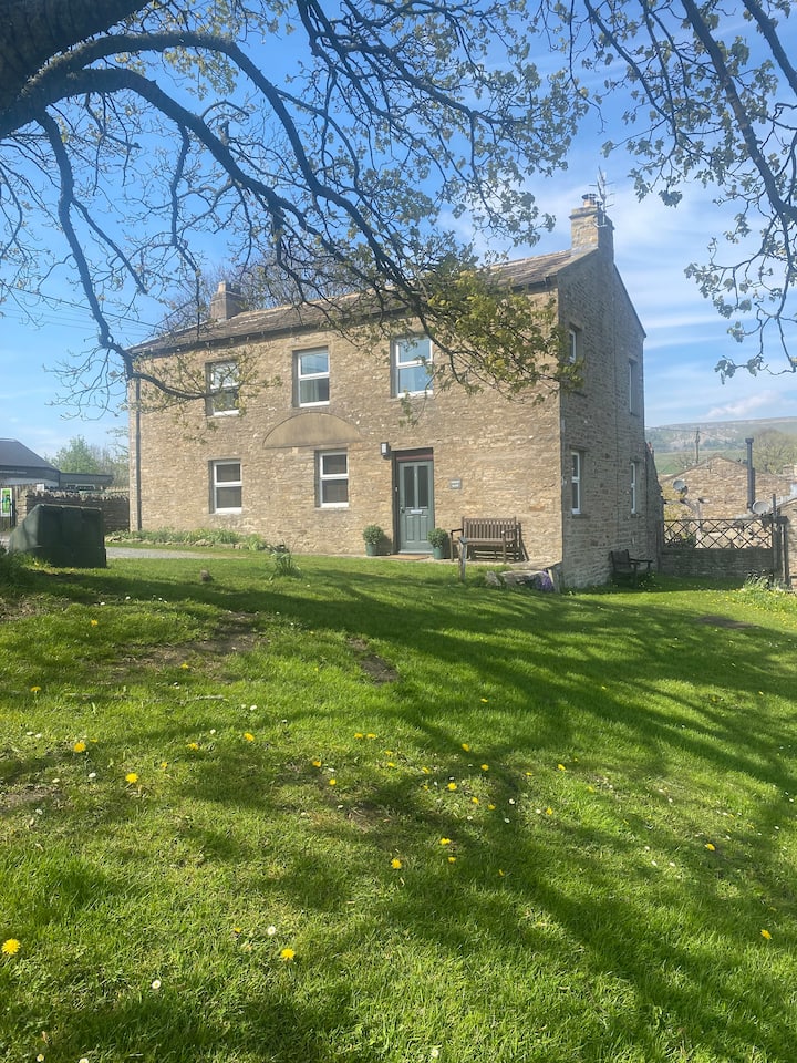 Cosy Ground Floor Cottage In Yorkshire Dales - Askrigg