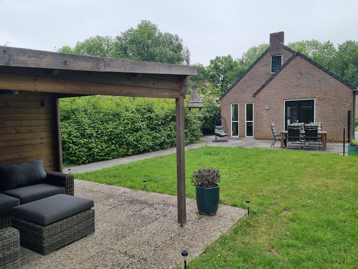 Holiday Home With Hottub In Garden - Nederland