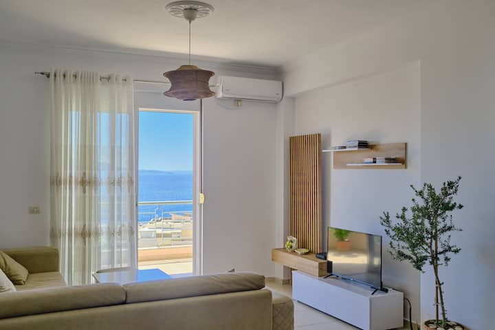 Beautiful Apartment With A Panoramic View - Sarandë
