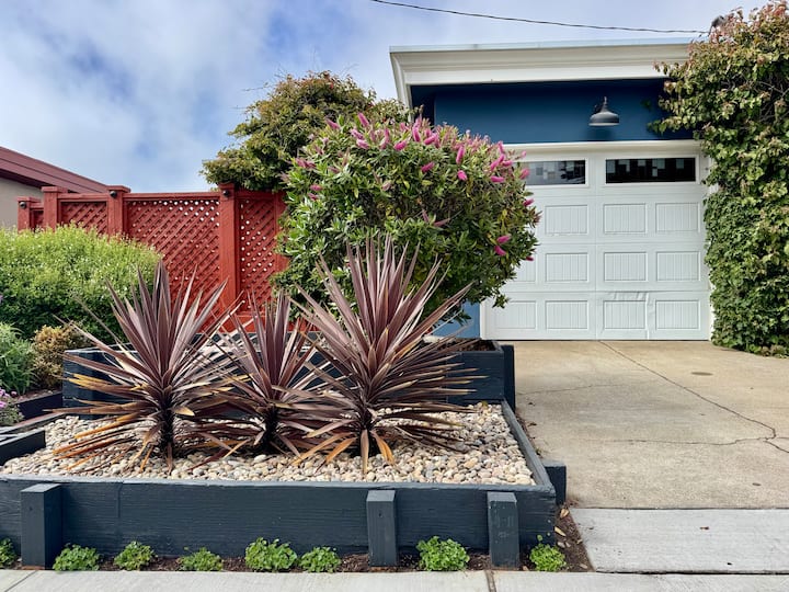 Cute Beach House With Skylights And Open Spaces - Pacifica, CA