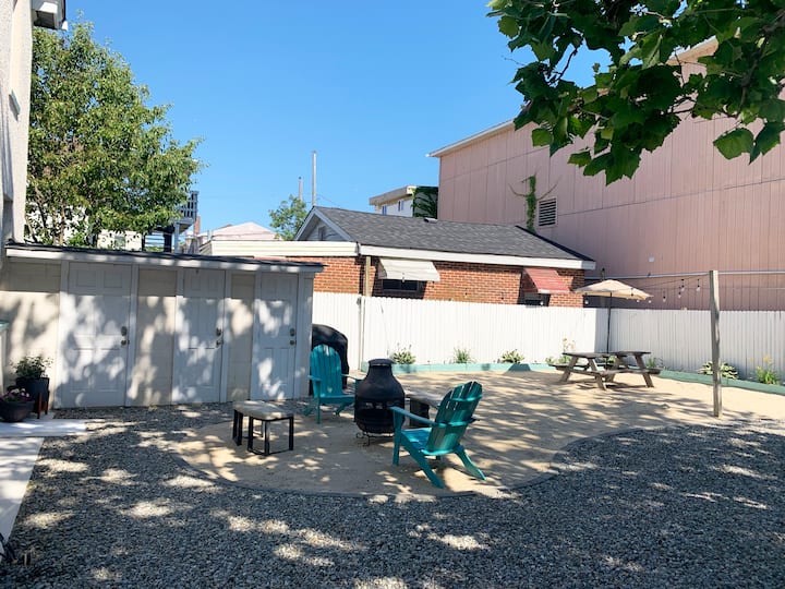 Apts 3&4 | Steps To Boardwalk W/ Parking & Grill - Seaside Park, NJ