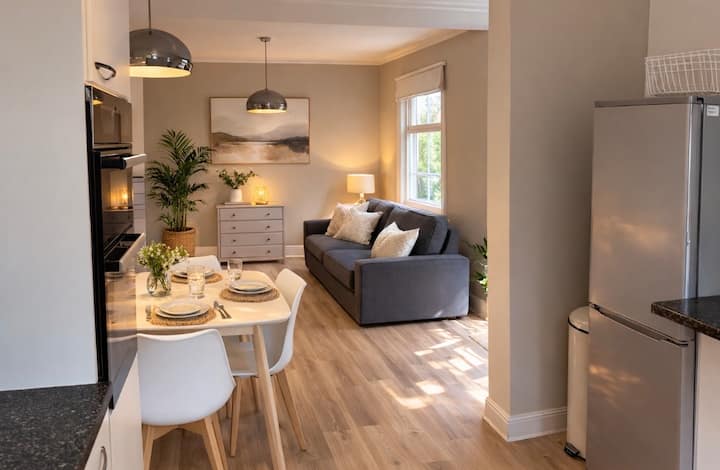 Beautiful Crystal Palace 2 Bed W/ Garden & Parking - London
