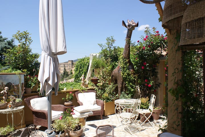 Petit Duplex, Patio, Terrasse, Jardin à Partager. - Lourmarin