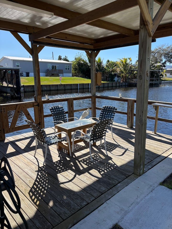 Fish House On The Canal. Bring Your Boat. - Okeechobee, FL
