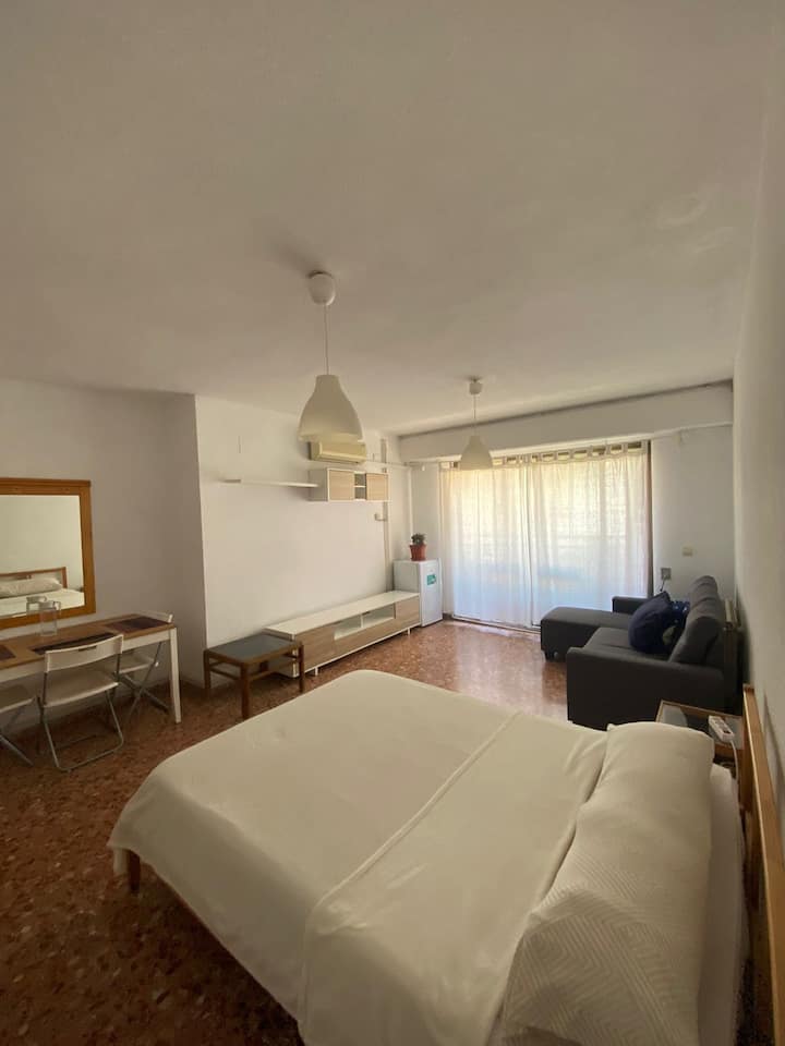 Habitación Estupenda, Baño Privado, Balcón, A/c - Valencia
